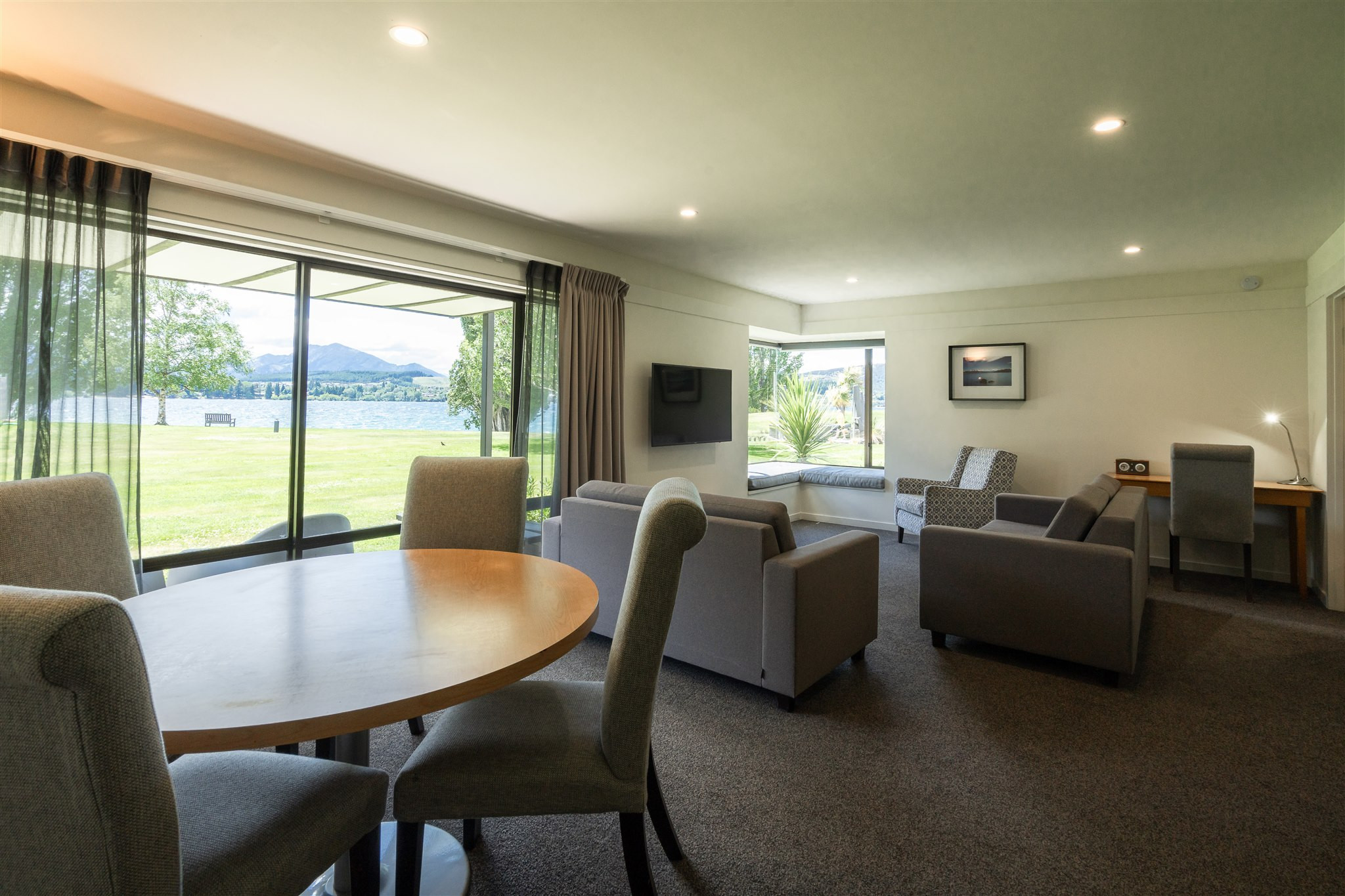 Premium Suite — 1 Bedroom - Edgewater Wānaka Hotel